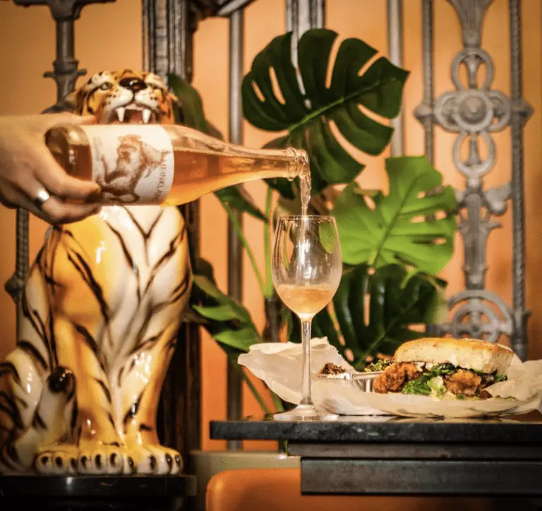 20 Jaw-Dropping Speakeasies in Edinburgh (+ Underrated Bars)