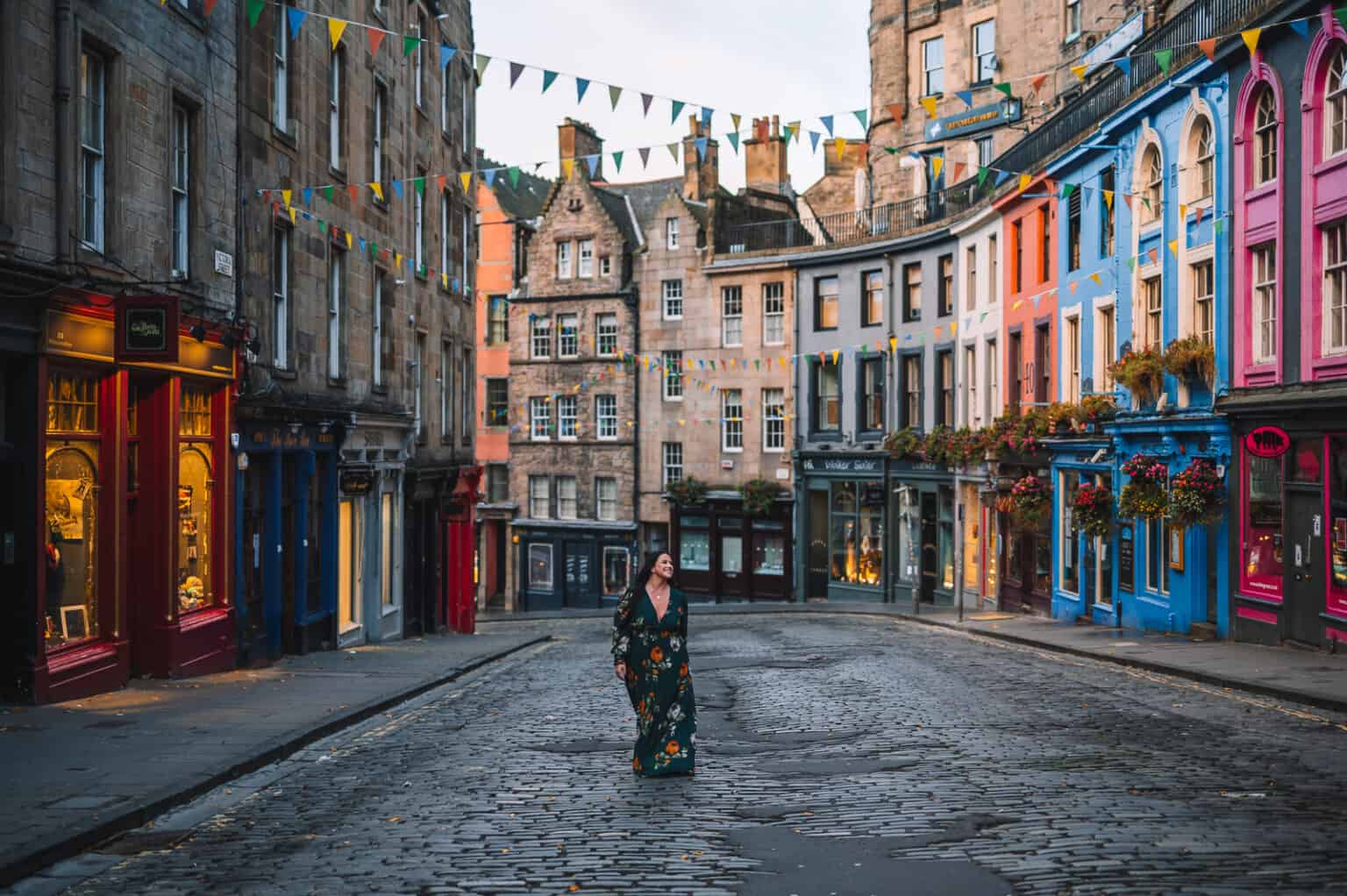 10 Cute Date Ideas in Edinburgh for a Romantic Night - Voyaging Herbivore