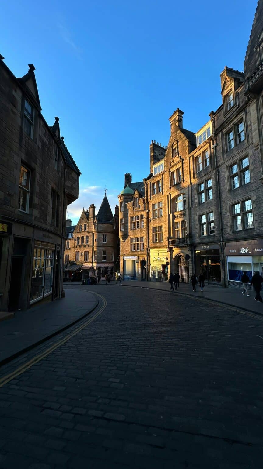 Cockburn Street Edinburgh: History & Hidden Gems (+ Places to Stay ...